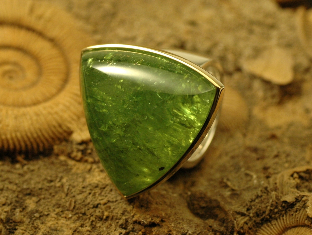 Galerie am alten Sägewerk - Grüner Granat Ring